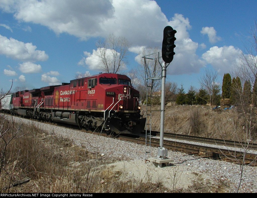 CP 9623 waiting on meet with nice sun